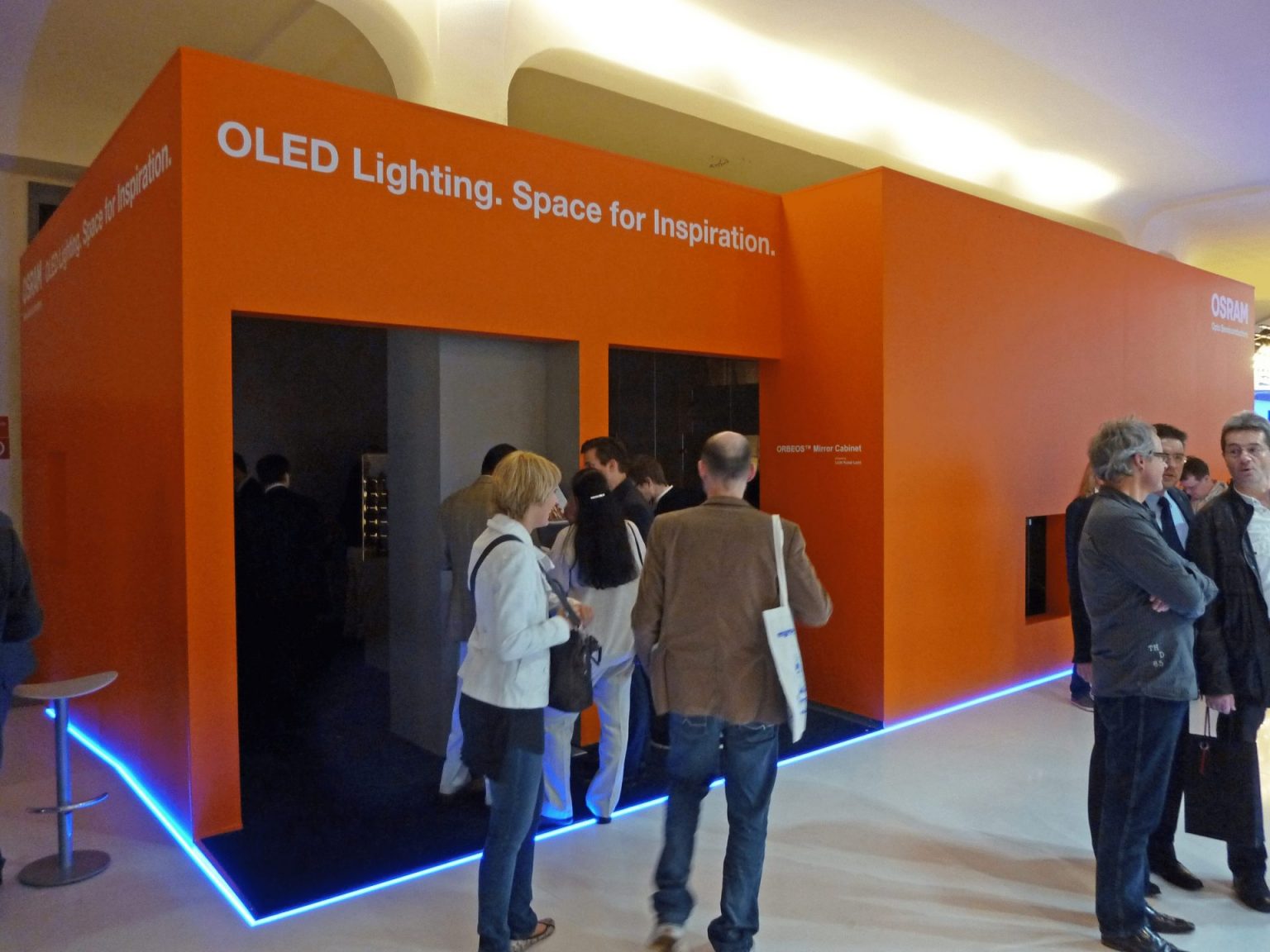 OLED Installation - Licht Kunst Licht AG
