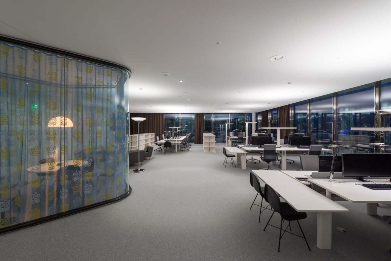 Swiss Re Next - Licht Kunst Licht AG